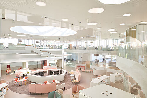 A harmonious interplay of architecture, space and light in the Sedus ...